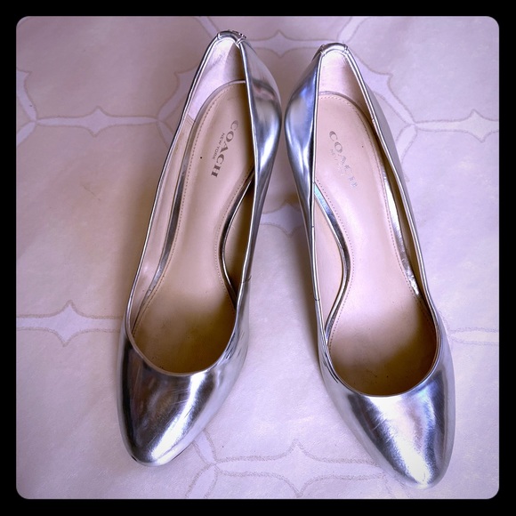 Coach | Shoes | Coach Leather Silver Round Toe Pumps Heels 85 | Poshmark